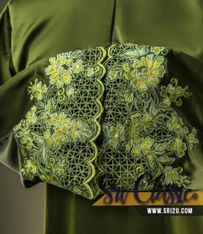 Kurung Pahang Bersulam Goyang Corak Bunga Semarak Api dengan Kerawang Pagar